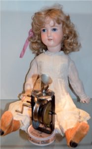 La poupée phonographe ou le rêve accompli de l’androïde qui parle – AAIMM